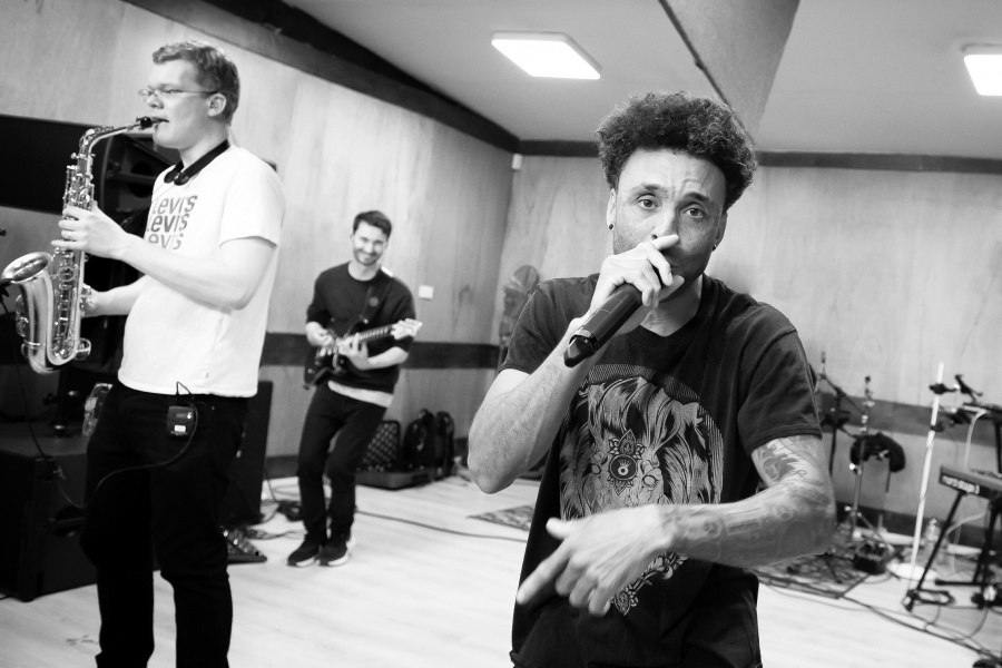 Singers | The London Function Band - Interactive Wedding Entertainment